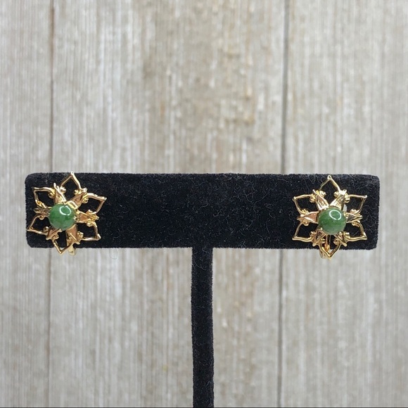 Vintage | Jewelry | Vintage Nephrite Jade Gold Snowflake Clipon | Poshmark